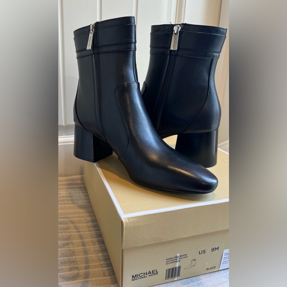 MICHAEL Michael Kors | Shoes | New Michael Kors Womens Padma Strapped ...